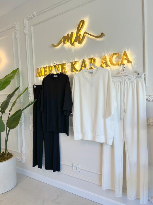 Bayan Siyah Karyoka Yaka Detaylı Kısa Kollu Takım | Merve Karaca